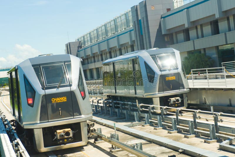 Aeropuerto Skytrain De Changi Foto de archivo editorial - Imagen de ...
