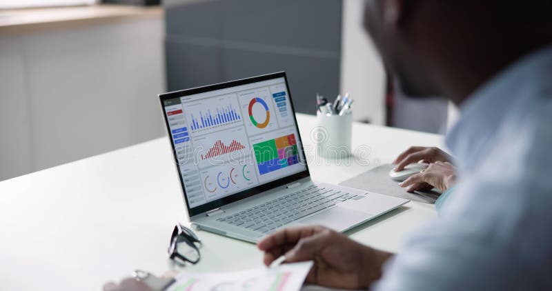African American Data Analyst Stock Image - Image of woman, chart ...