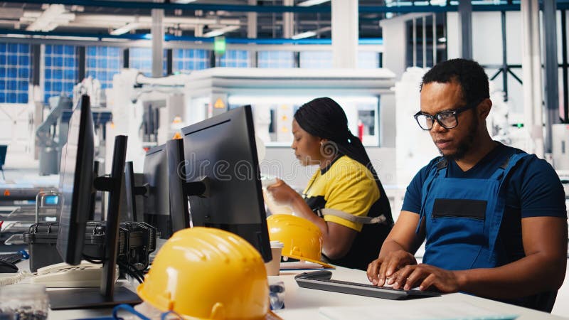 976 Technician Testing Industrial Manufacturing Equipment Stock Photos ...