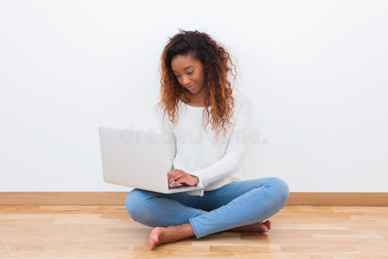 African American Student Girl Using a Laptop Computer - Black Pe Stock ...