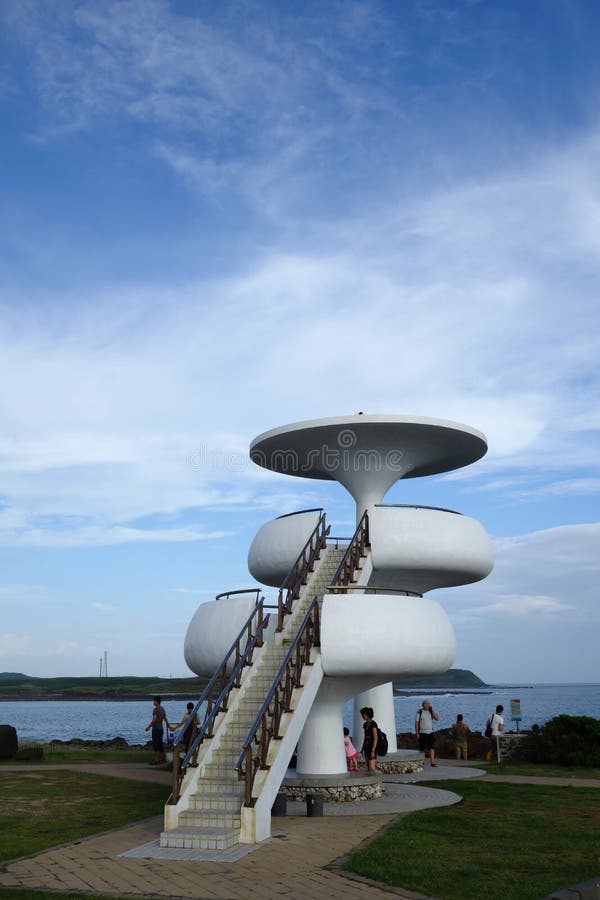 Afternoon View of a Overlook Building Editorial Image - Image of ...