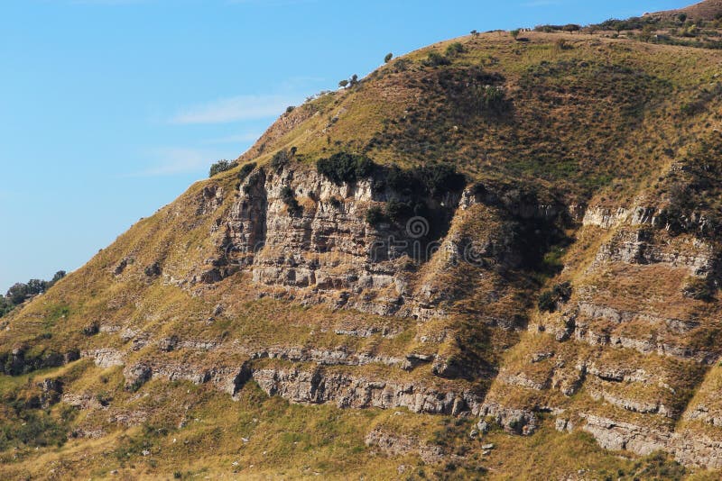 Afzettingsgesteenten Met Mariene Fossielen Stock Afbeelding - Image of rotsen, uitgestorven ...