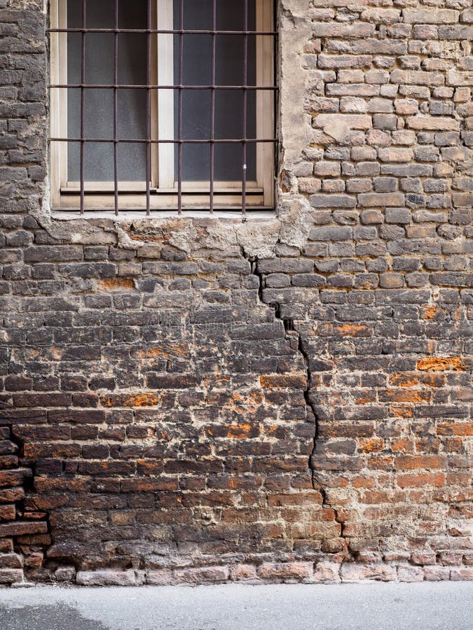 Cracked Vintage Brick Wall with Window Stock Photo - Image of housing, antique: 319444388