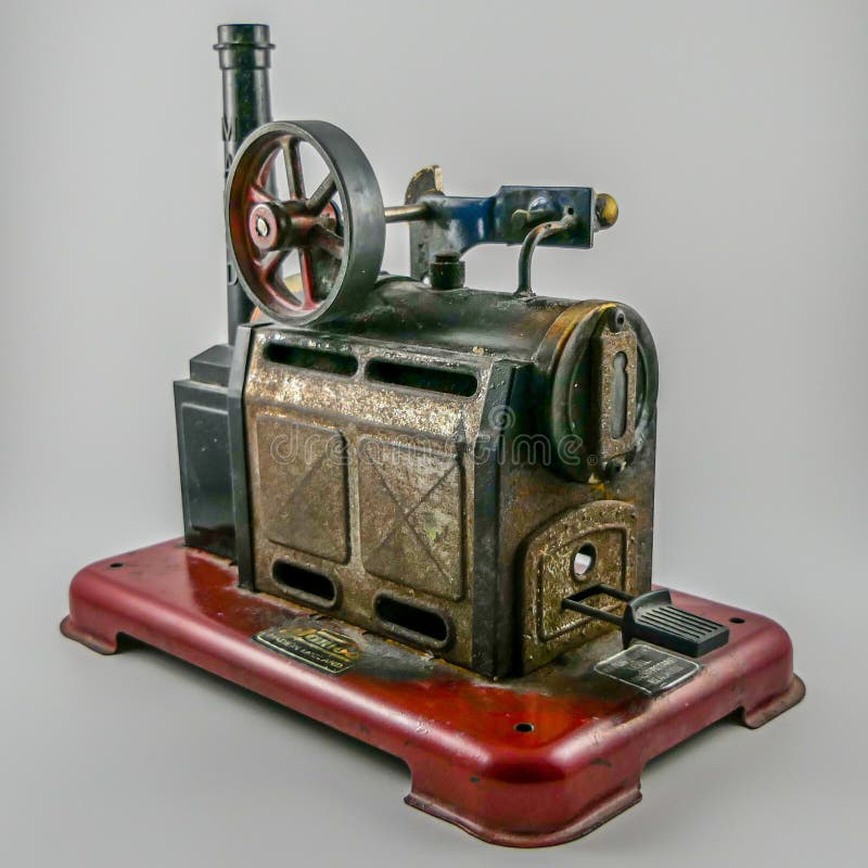 Toy steam engine editorial photo. Image of antique, technology - 205047796