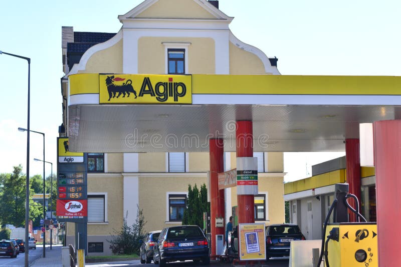 Stazione Di Servizio Di ENI Agip A Roma Fotografia Editoriale ...