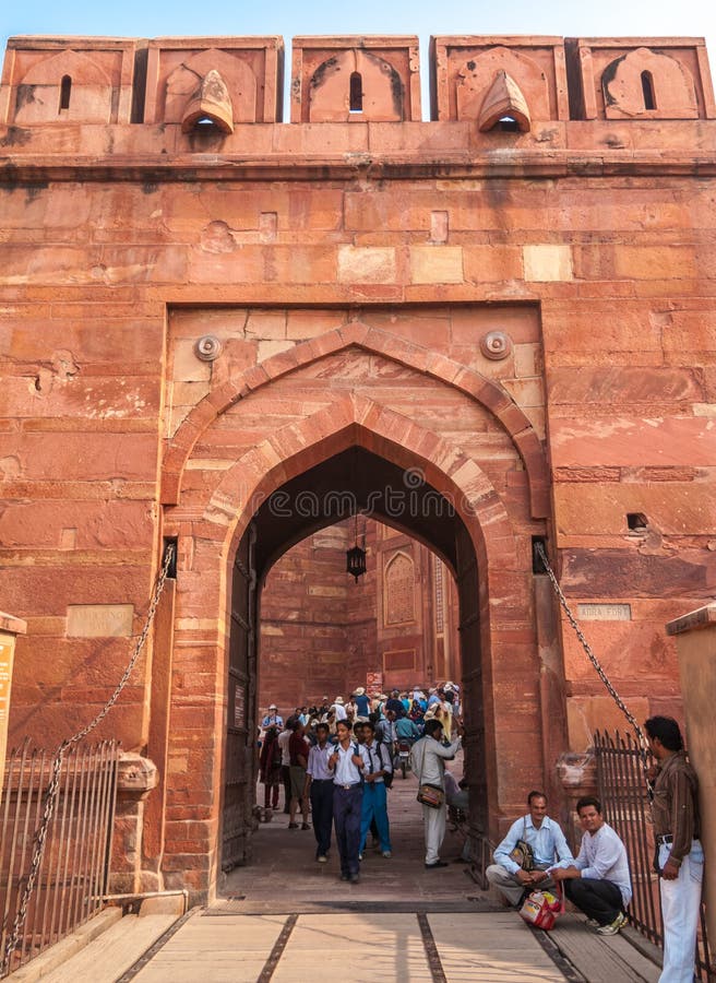 Agra Fort Keep Gate editorial photo. Image of battlement - 81684436