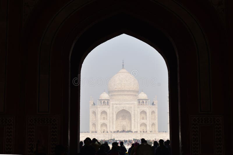 Front View of Taj Mahal, from Great Gate Editorial Stock Image - Image ...