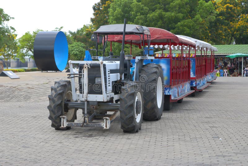 Agricultural vehicles editorial photography. Image of farming - 92047377