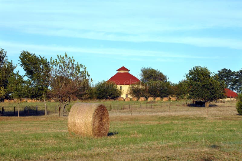Agriculture in Kansas stock image. Image of painted, roof - 4226723