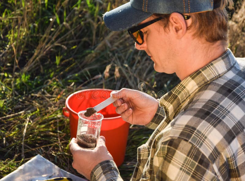 Agronomy Specialist Testing Soil Sample Labortory Equipment Outdoors ...