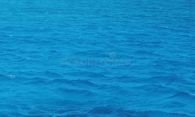 Agua de mar azul clara foto de archivo. Imagen de verano - 254014922
