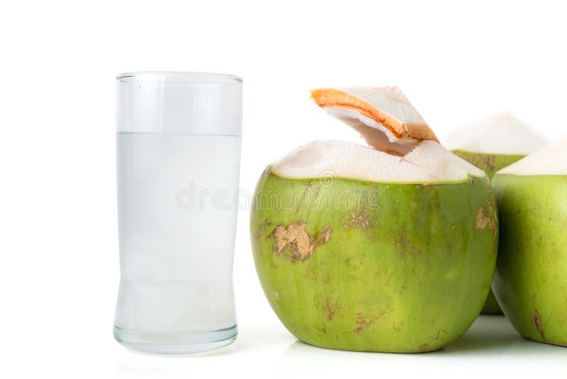 Agua De Coco Fresca Con Coco Foto de archivo - Imagen de fresco, sano ...