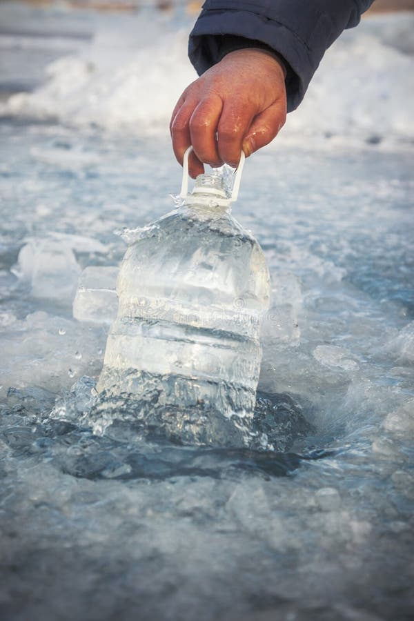 Agua Pura Del Lago Congelado Imagen de archivo - Imagen de baikal ...
