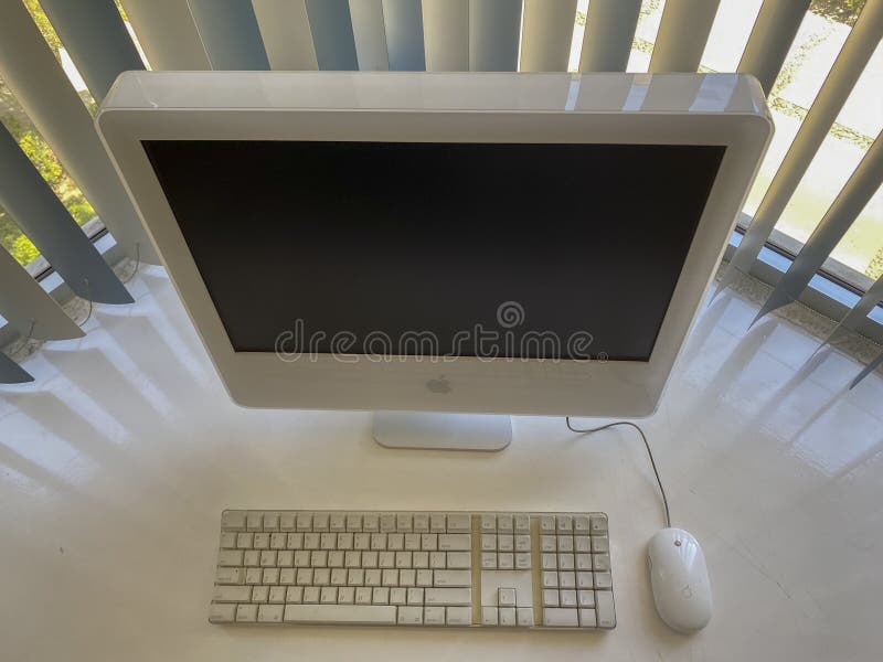 Retro Computer IMac Core Duo Was the First Apple Computer To Mount an ...