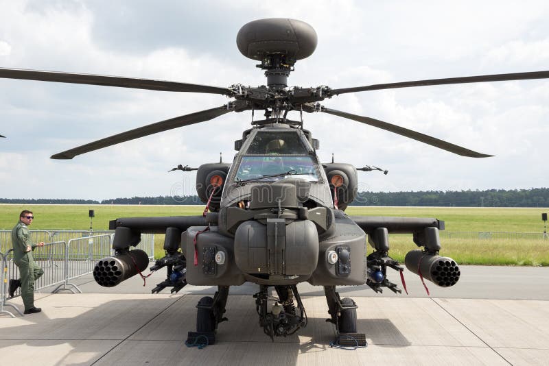 AH-64 Apache Hubschrauberangriff Redaktionelles Stockbild - Bild von ...