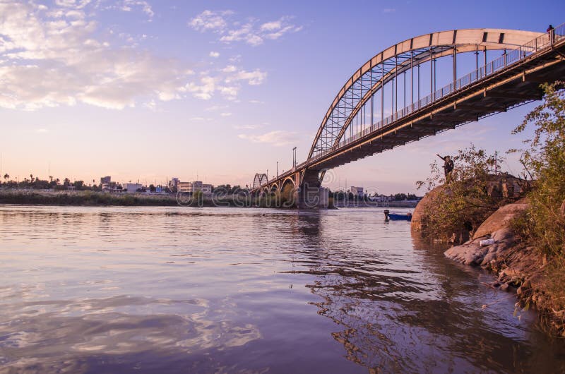 Ahvaz Pol-e-Sefid Bridge editorial stock photo. Image of passing - 48333623