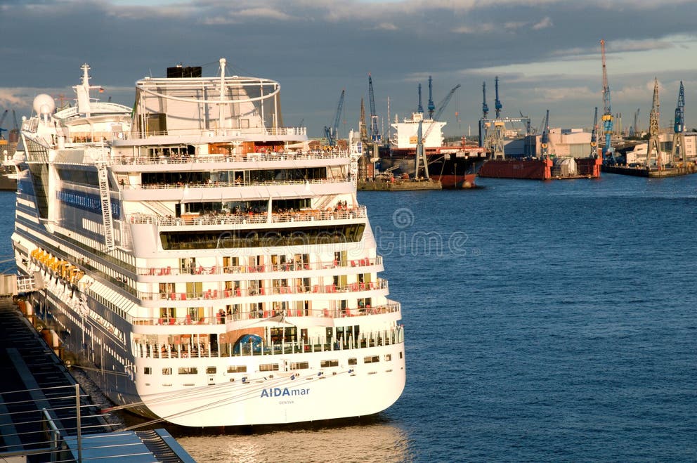 Aidamar en puerto imagen de archivo editorial. Imagen de vacaciones ...