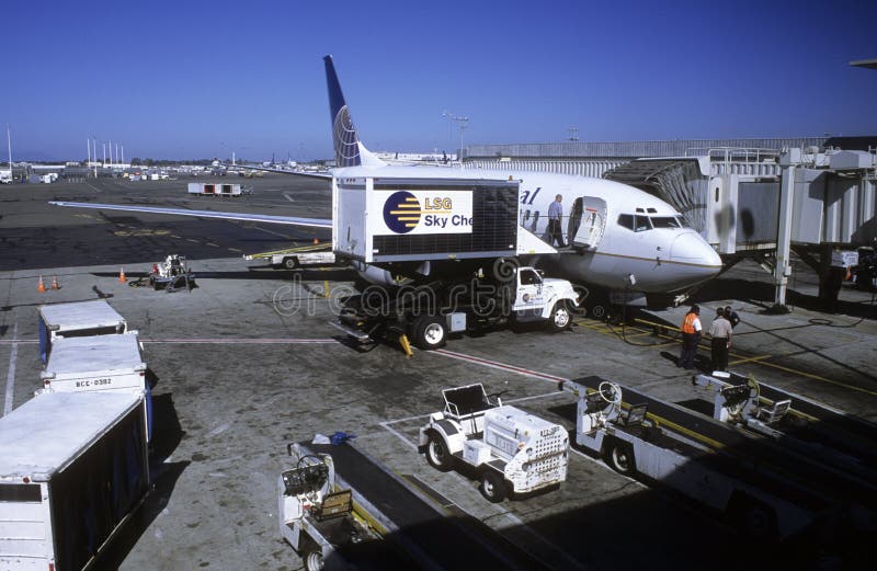 Aiirline ground crew editorial photo. Image of people - 22106531