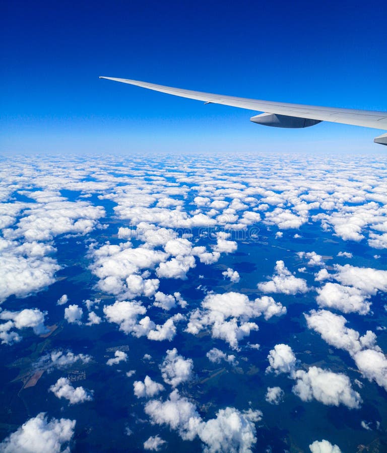Aile d'avion en vol image stock. Image of jour, transport - 173323885