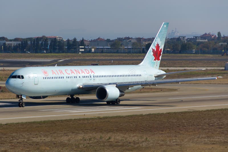 Boeing 767 Airplane Flaps Stock Photos - Free & Royalty-Free Stock ...