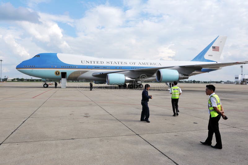 Old Air Force One editorial photo. Image of museum, power - 22509361
