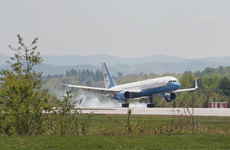 Air Force One editorial stock image. Image of strip, north - 29189934