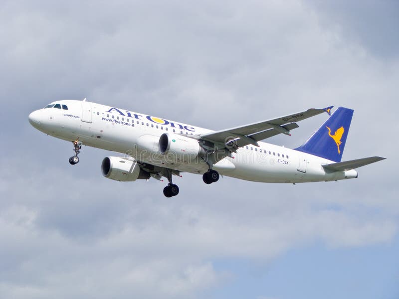 Air One Airlanes Plane editorial stock photo. Image of pacific - 24362733