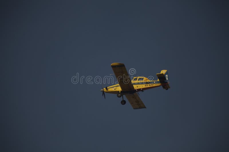 Air Tractor at-802 Fire Fighting Aircraft Puts Out a Forest Fire ...