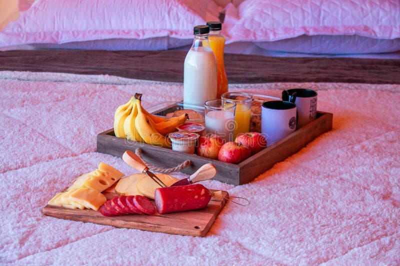 Airbnb Cabin Breakfast stock image. Image of food, cuisine - 285737885