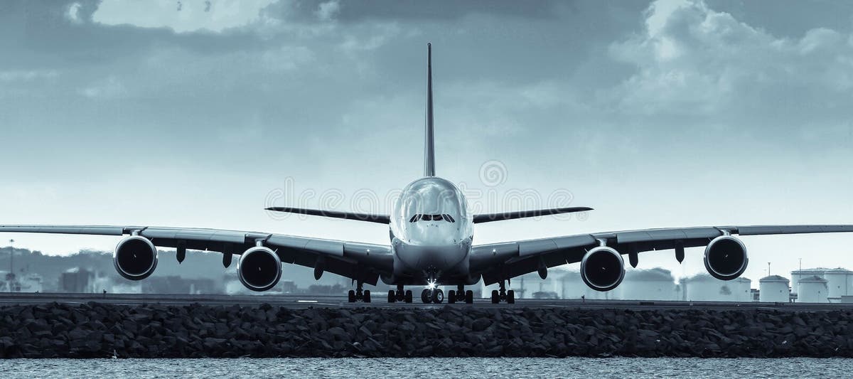 140 Airbus A380 Airliner Front View Stock Photos - Free & Royalty-Free ...