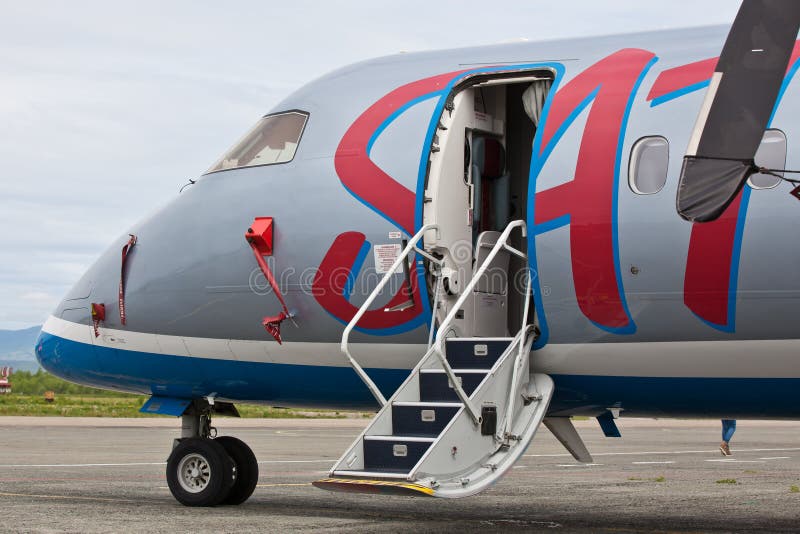 Aircraft Dash editorial stock image. Image of gear, airport - 44720274