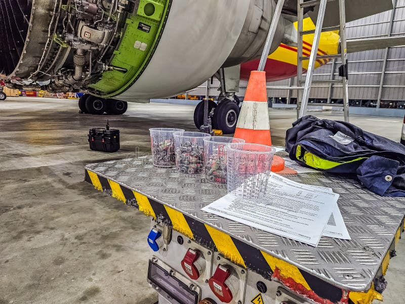Aircraft Engine Inspection Table Stock Photos - Free & Royalty-Free ...