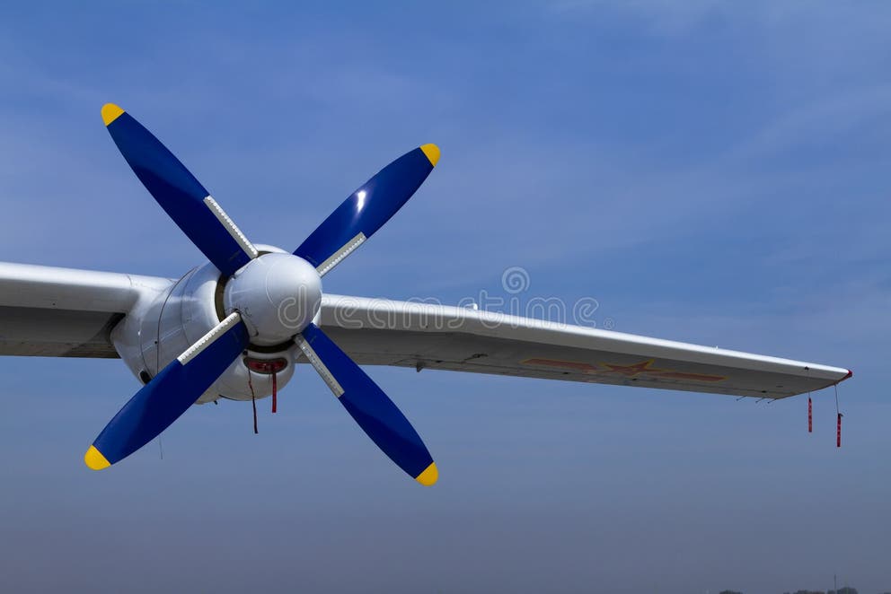 Aircraft Engine Mount on the Wing Stock Photo - Image of fell, fresh ...
