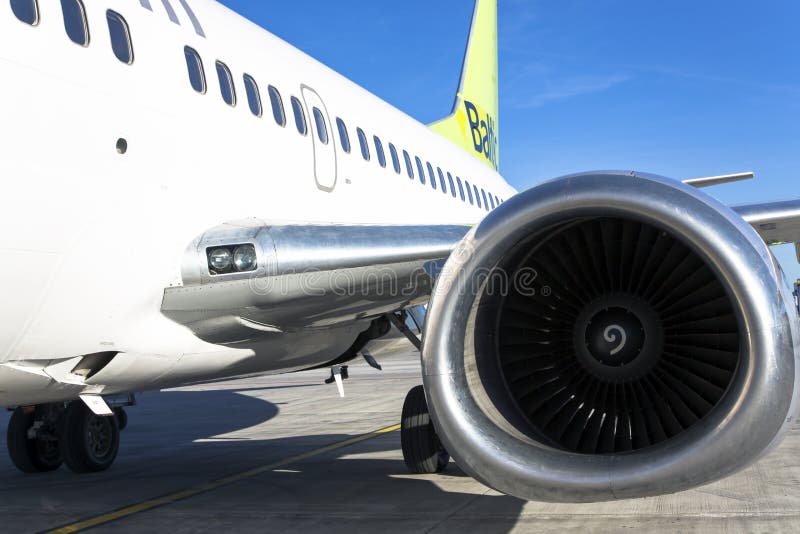 Aircraft Engine on Passenger Plane Editorial Photography - Image of ...