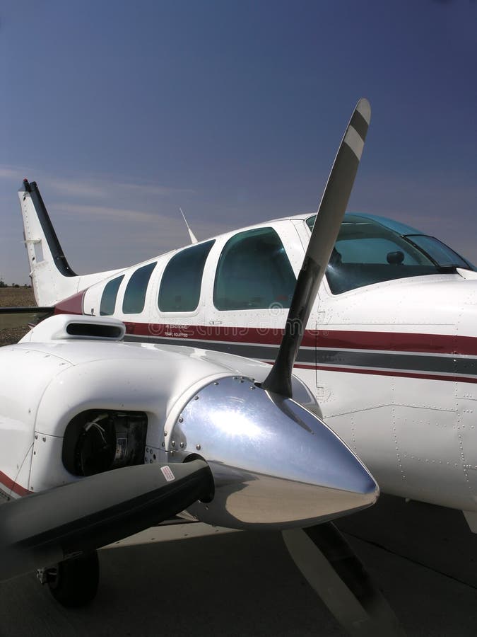 Aircraft Engine and Prop Side View Stock Image - Image of spinner, flat ...