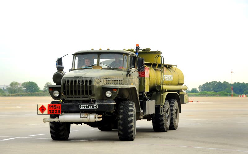 Aircraft fueler editorial image. Image of filtered, liquid - 26402800