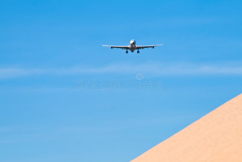 Aircraft in Landing Approach Stock Image - Image of france, away: 37136293