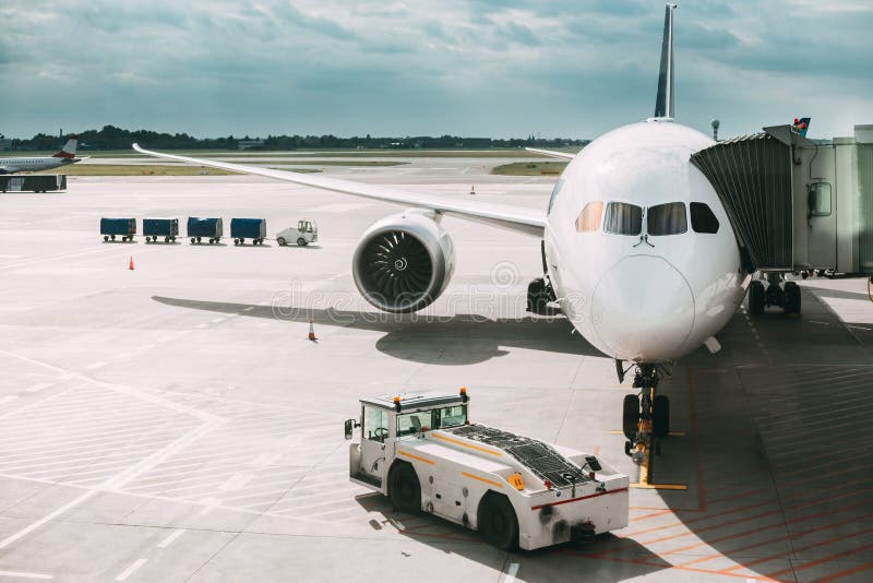 Aircraft Plane Boarding Passengers in Airport Terminal. Aircraft Stock ... Aircraft Plane Boarding Passengers in Airport Terminal. Aircraft Stock ...