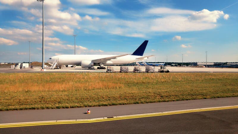 164 Cargo Plane Being Loaded Stock Photos - Free & Royalty-Free Stock ...