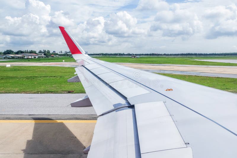 Aircraft Wing. Aircraft Ready To Take Off Stock Photo - Image of ...