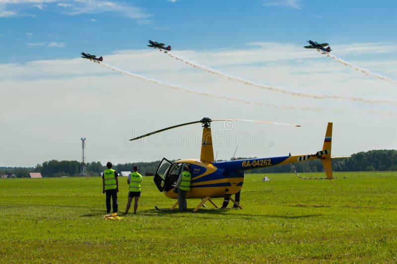 Airline staff on airshow editorial photo. Image of grass - 99230411