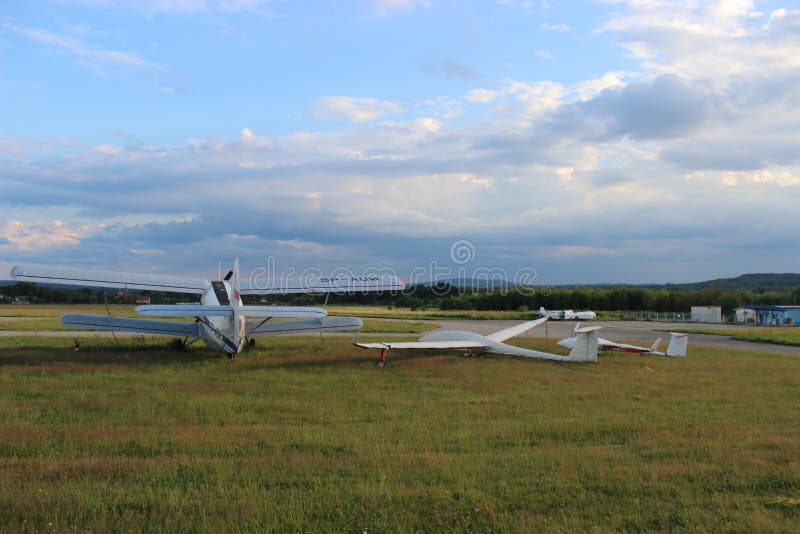 Airplane, Aircraft, Field, Sky Picture. Image: 121662984
