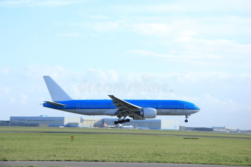 Airplane Approaching Runway Stock Image - Image of approaching, travel ...