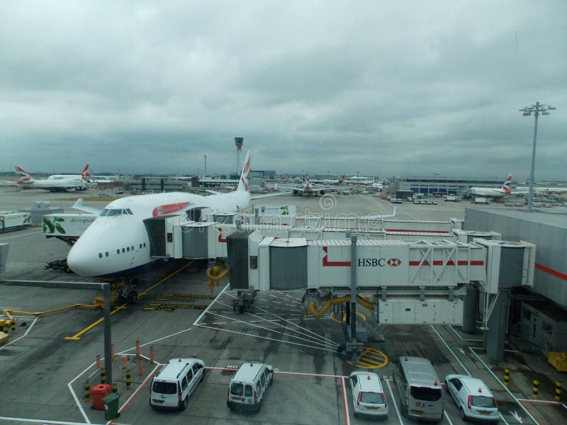 Airplane on the apron editorial photography. Image of loaded - 53704982