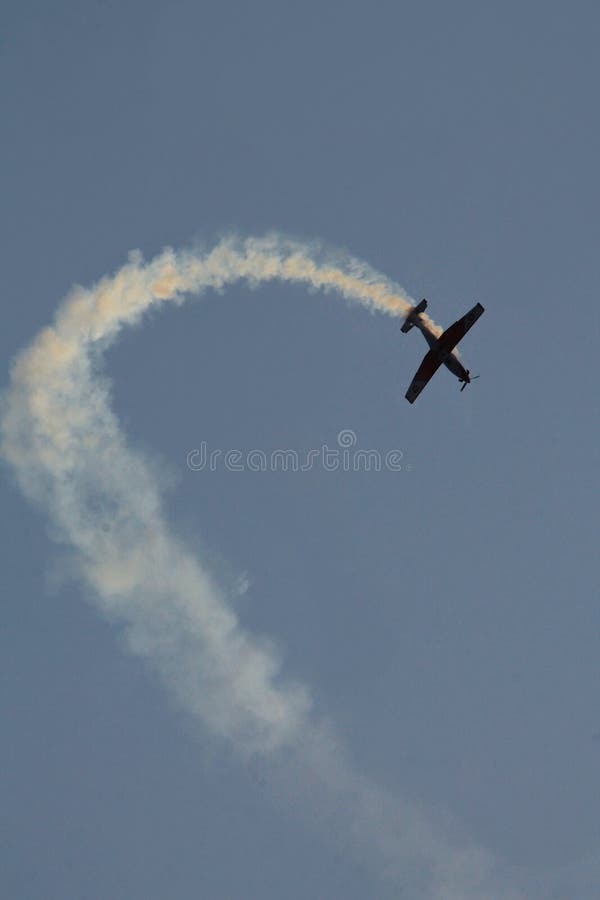 196 Loop Airplanes Photos - Free & Royalty-Free Stock Photos from ...