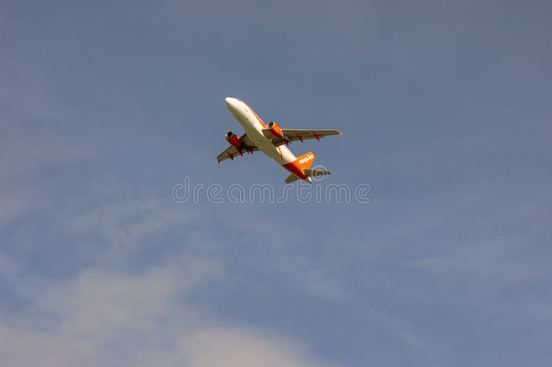 Airplane Climbs after Takeoff Editorial Image - Image of speed ...