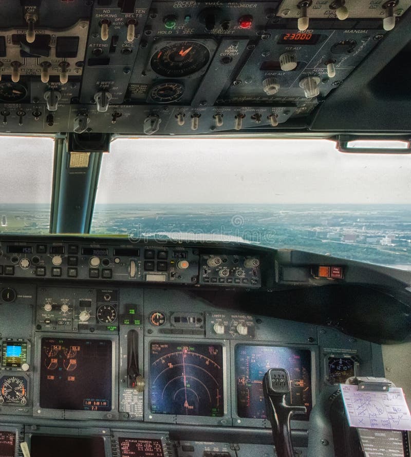 Airplane Cockpit editorial photo. Image of lighting - 102785466