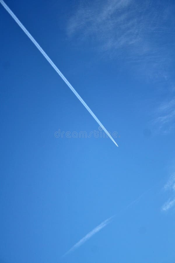 Airplane Contrail in the Sky Stock Photo - Image of base, fast: 16591508