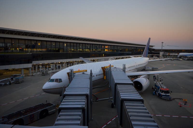 Airplane at gate stock photo. Image of cockpit, commercial - 27735642