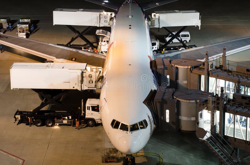 Airplane Tow Truck stock image. Image of cargo, schiphol - 5189131